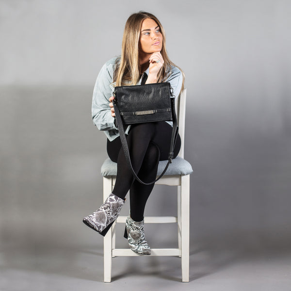 GMacK Crossbody | Black • MacKenzie83